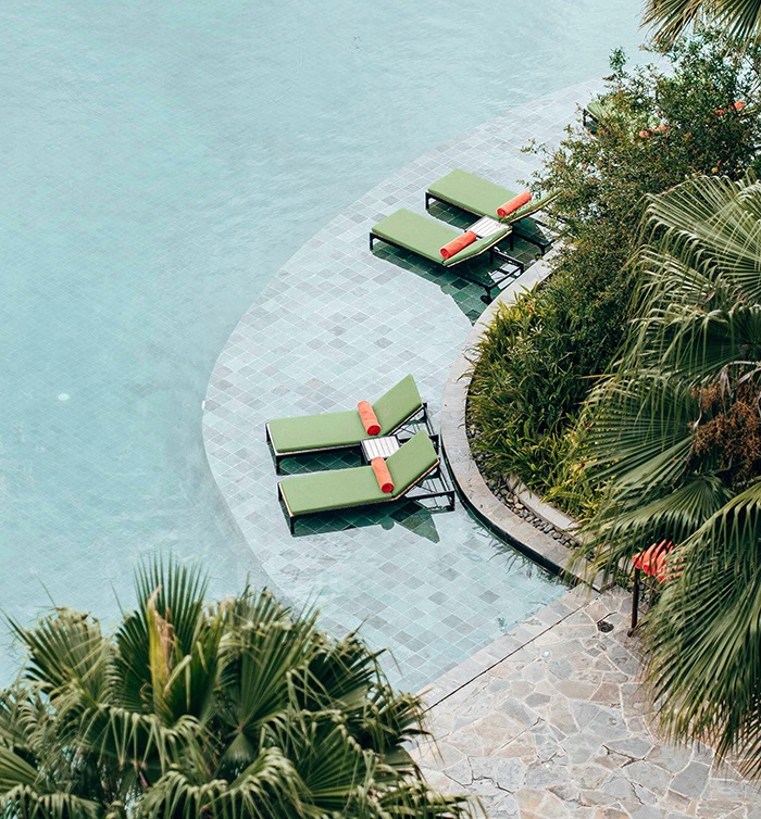 Do You Need A Pool Sun Shelf? The Good, Bad + Relaxing (2024)